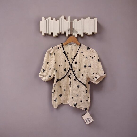 J.ING | Tops | Nwt Jing Cream With Black Floral Short Sleeve Button ...